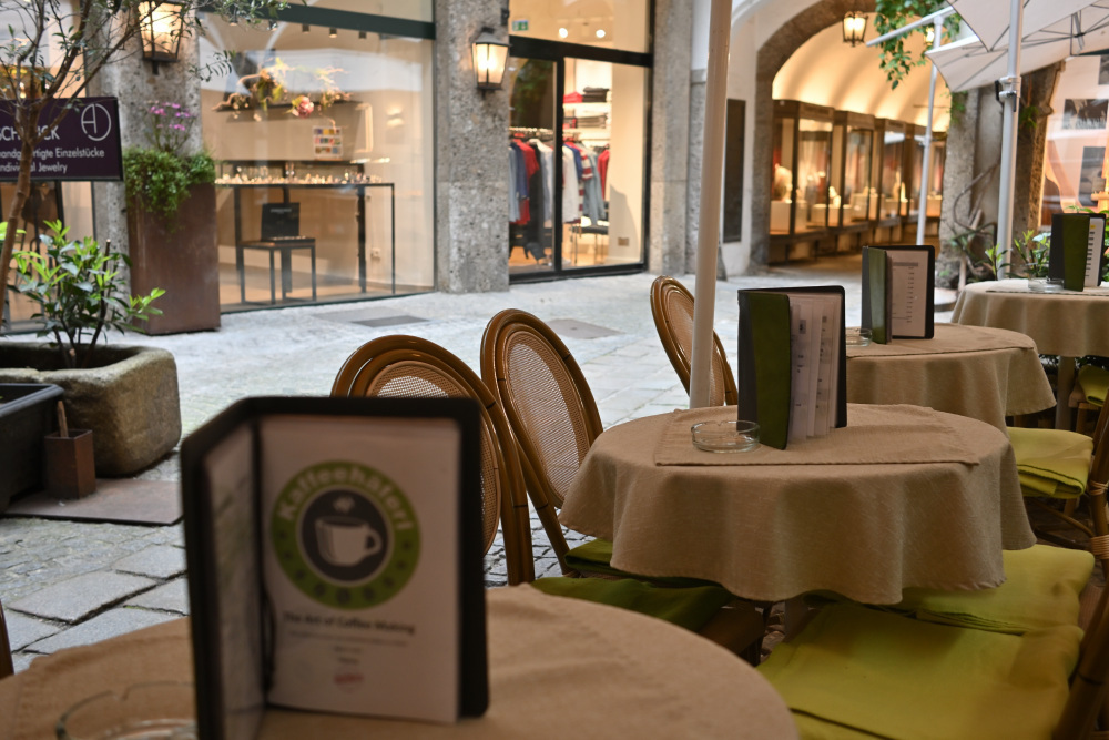 ザルツブルクでの朝食: めぎのドイツ再発見