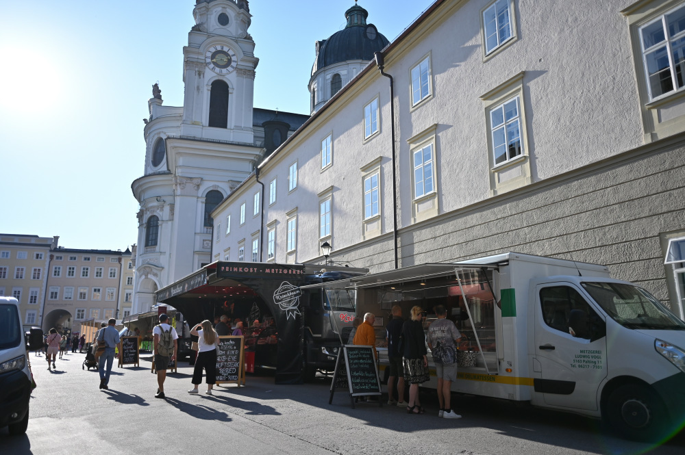 ザルツブルク6日目の土曜日のマルクト市場 8月9日のこと: めぎのドイツ再発見